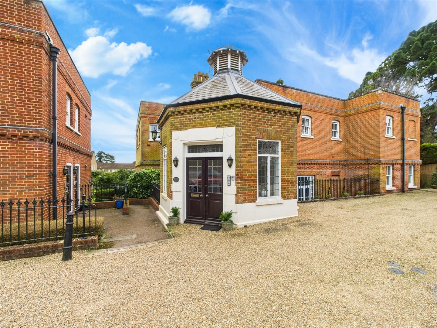 Paul Meakin Estate Agents